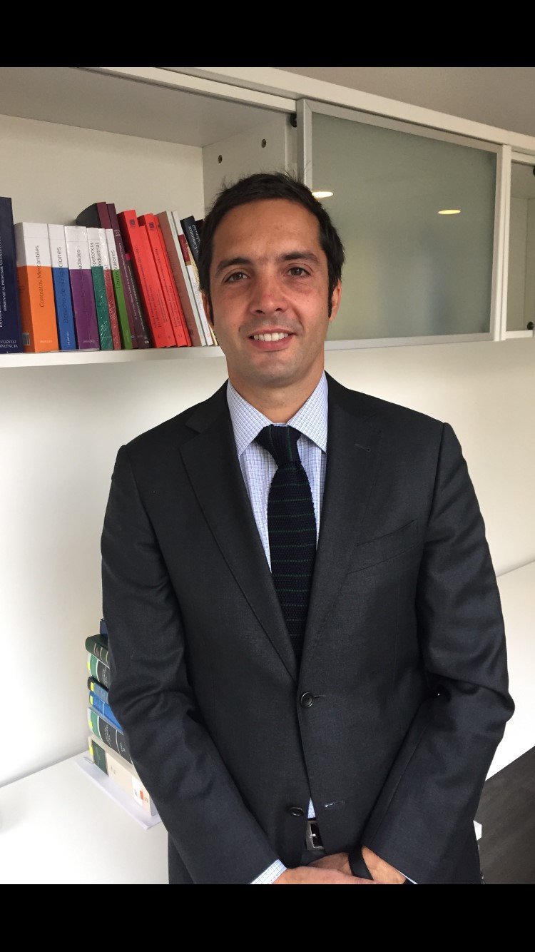 Nueva Ley de Estacionamientos: ¿Abuso o protección a los consumidores? - Universidad Autónoma de ...