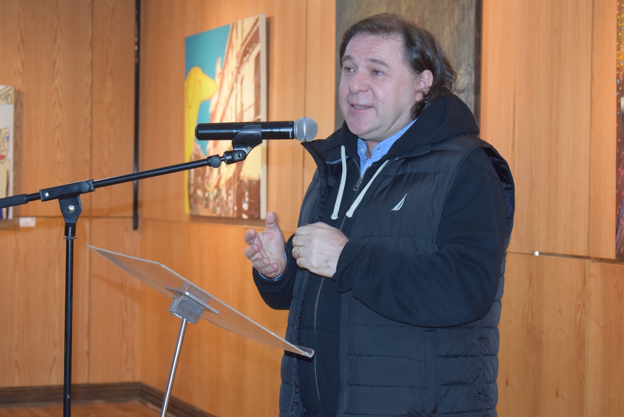 Galería de Arte de U. Autónoma exhibe el viaje interior de Álex Chellew ...